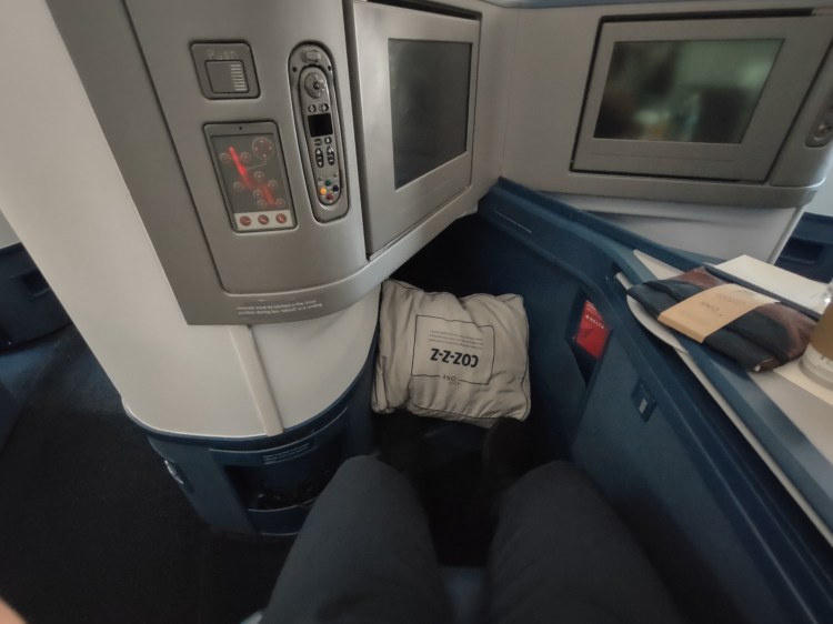 Flight Review: Delta One Business Class | A330-300 | Atlanta to ...