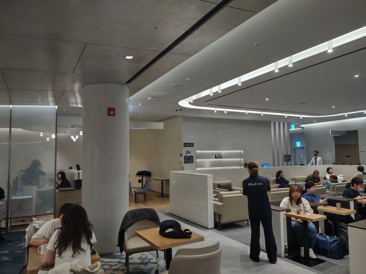Lounge Review: Matina Lounge | Seoul-Incheon (ICN) Terminal 2 – Bun ...
